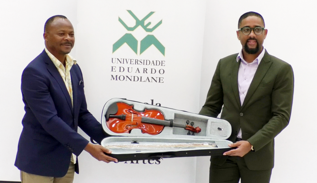 ECA recebe novos violinos para as aulas de música - Jornal da Comunidade